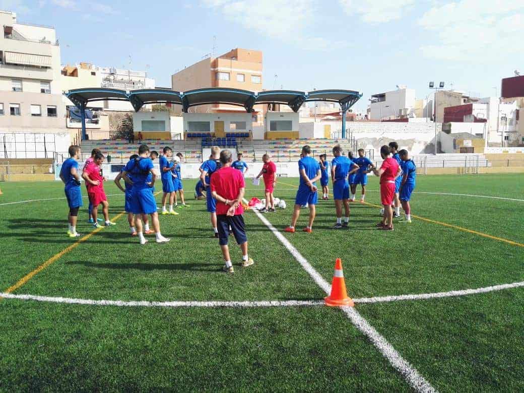 Los azulinos buscan alargar su dulce momento - UD Melilla