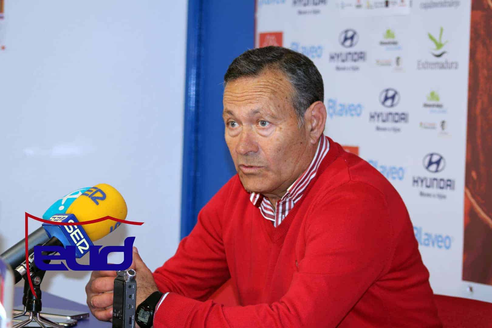 Juan Moya: “Mi equipo se deja el alma, a ilusión no nos gana nadie ...