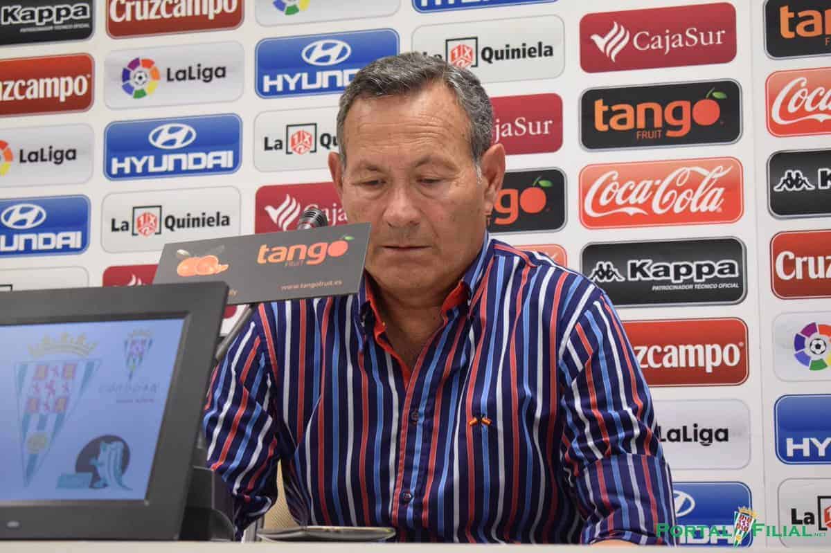 Juan Moya: “Me siento muy orgulloso de entrenar a este equipo” - UD Melilla