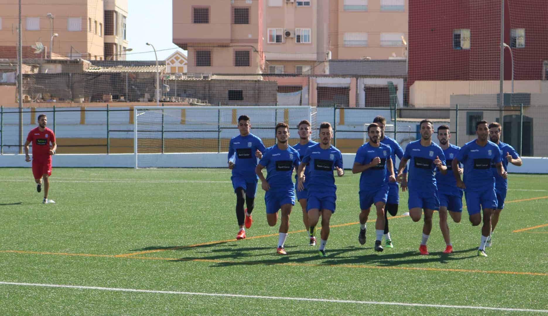 Los azulinos se sacuden el polvo y se ponen manos a la obra - UD Melilla