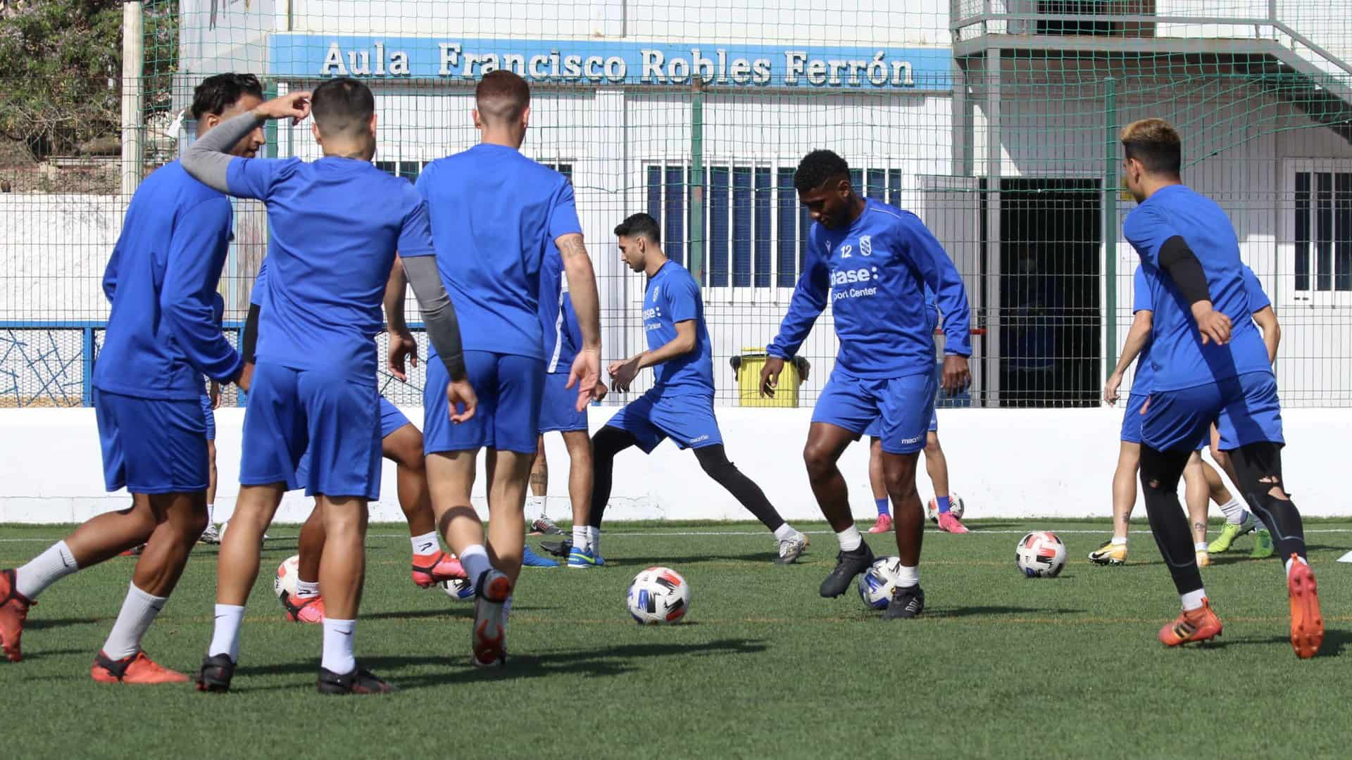 Vuelta al trabajo de los azulinos tras el empate en Getafe - UD Melilla