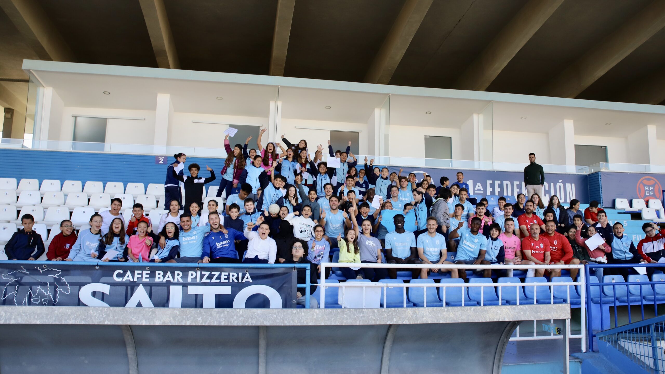 La UD Melilla se carga de energía positiva con la visita de los alumnos ... La UD Melilla se carga de energía positiva con la visita de los alumnos ...